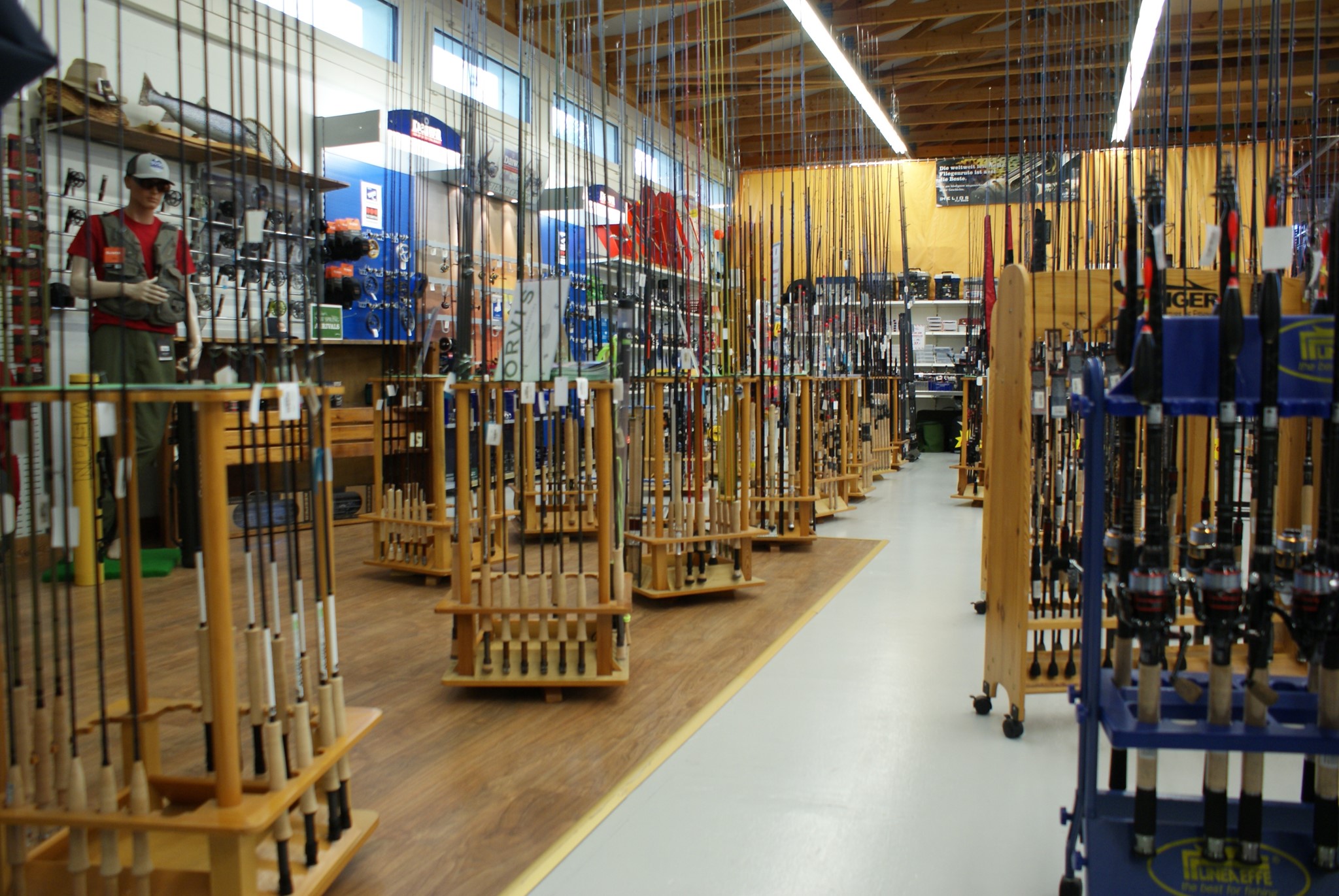 FUNFISH Fischereiartikel. Impressionen